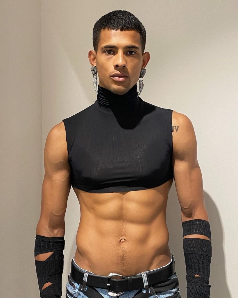 ทำความรู้จัก Jonas Barros นายแบบหนุ่มชาวบราซิล กับครอปท็อปสไตล์โดนใจ ...