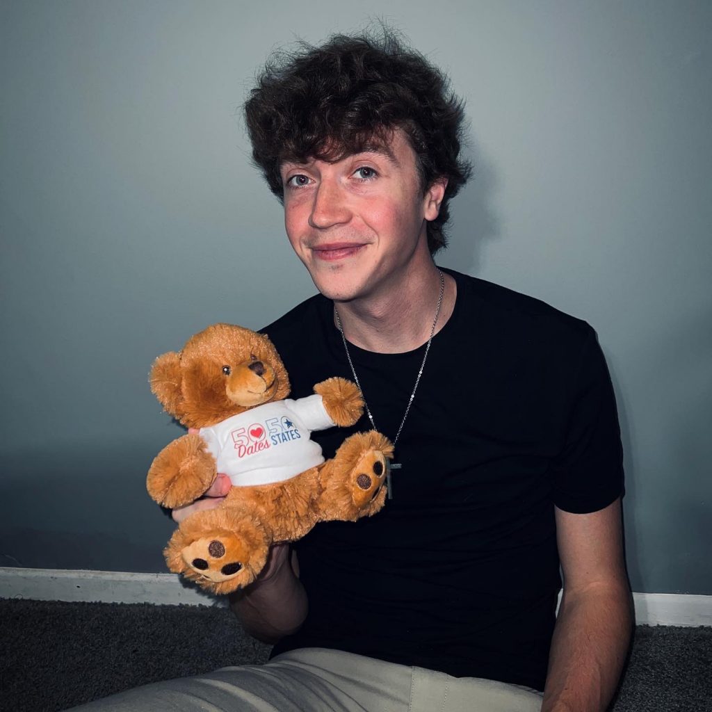 หนุ่มเบื่อชีวิต-โหลด Tinder มาเล่น จนขอลาออกจากงาน ตระเวนเดตสาว 50 คน ...