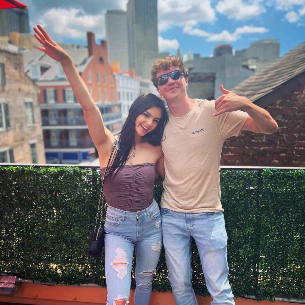 หนุ่มเบื่อชีวิต-โหลด Tinder มาเล่น จนขอลาออกจากงาน ตระเวนเดตสาว 50 คน ใน 50 รัฐ – CatDumb – แคทด ...