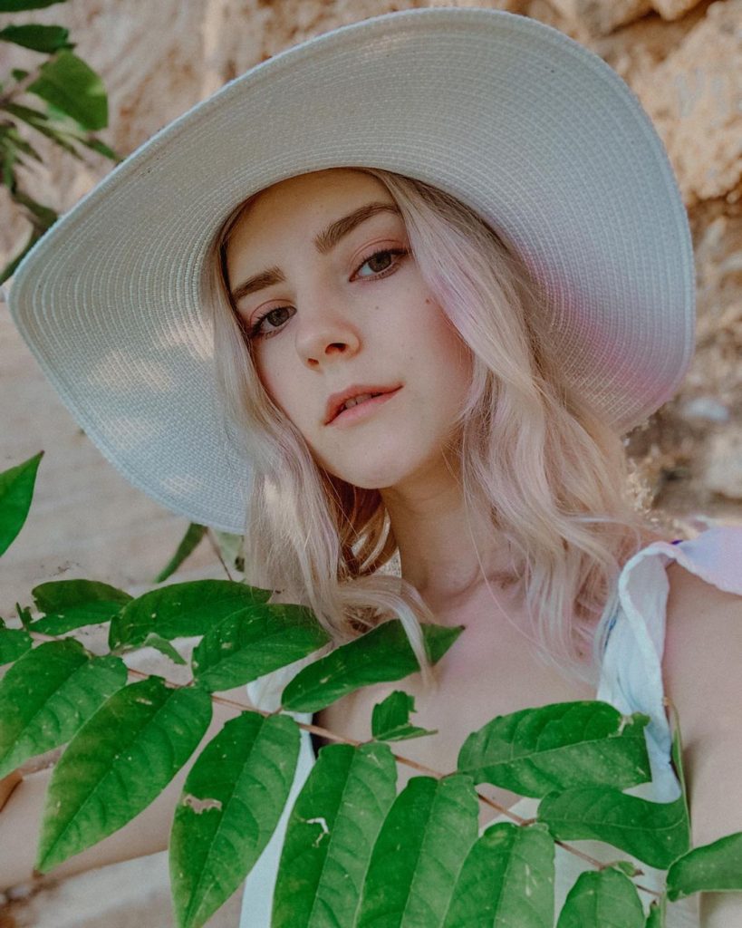 Eva Elfie ตัวท็อปจากแดนหมีขาว ใบหน้างามหยด+สัดส่วนทรงเสน่ห์ ลีลาครบเครื่องเรื่องบนเตียง ...