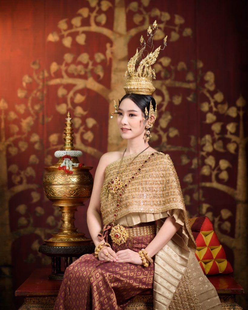 รู้จักกับ “ครูดิว” ครูสอนภาษาจีนสุดแซ่บ ทาสแมวสาวผู้หลงใหลในการออกกำลังกาย – CatDumb – แคทดั๊มบ์ ...