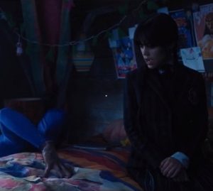 ไวรัลภาพเบื้องหลัง จากซีรีส์ Wednesday กับนักแสดงผู้รับบทเป็น ‘มือ’ – CatDumb – แคทดั๊มบ์ | เล่า ...